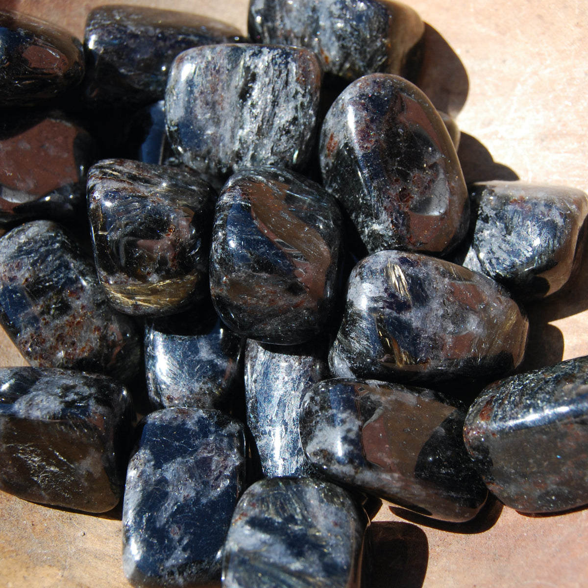 Arfvedsonite Crystal Tumbled Stones, Medium – Caspar Curiosities